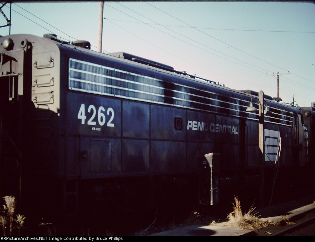 Penn Central E8A 4262 at New Haven shop - 1976